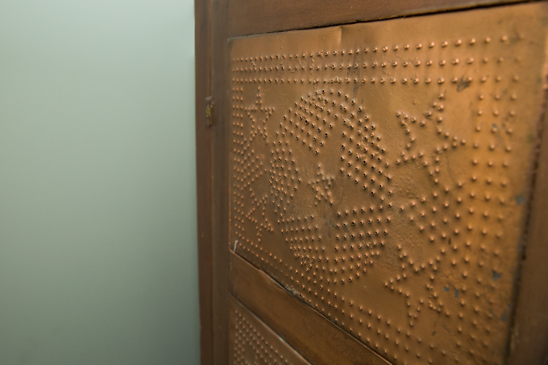 Old-Fashioned Pie Safe Plans – Mother Earth News